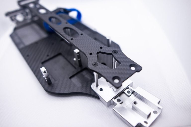 Slash 4x4 Carbon Fiber Chassis – Complete Upgrade Kit - Cobra Racing